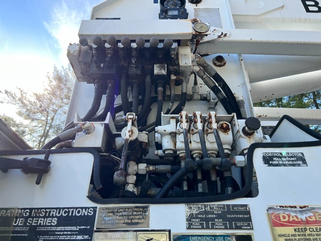 Volvo Aspen Aerials UB50 Bridge Inspection Truck