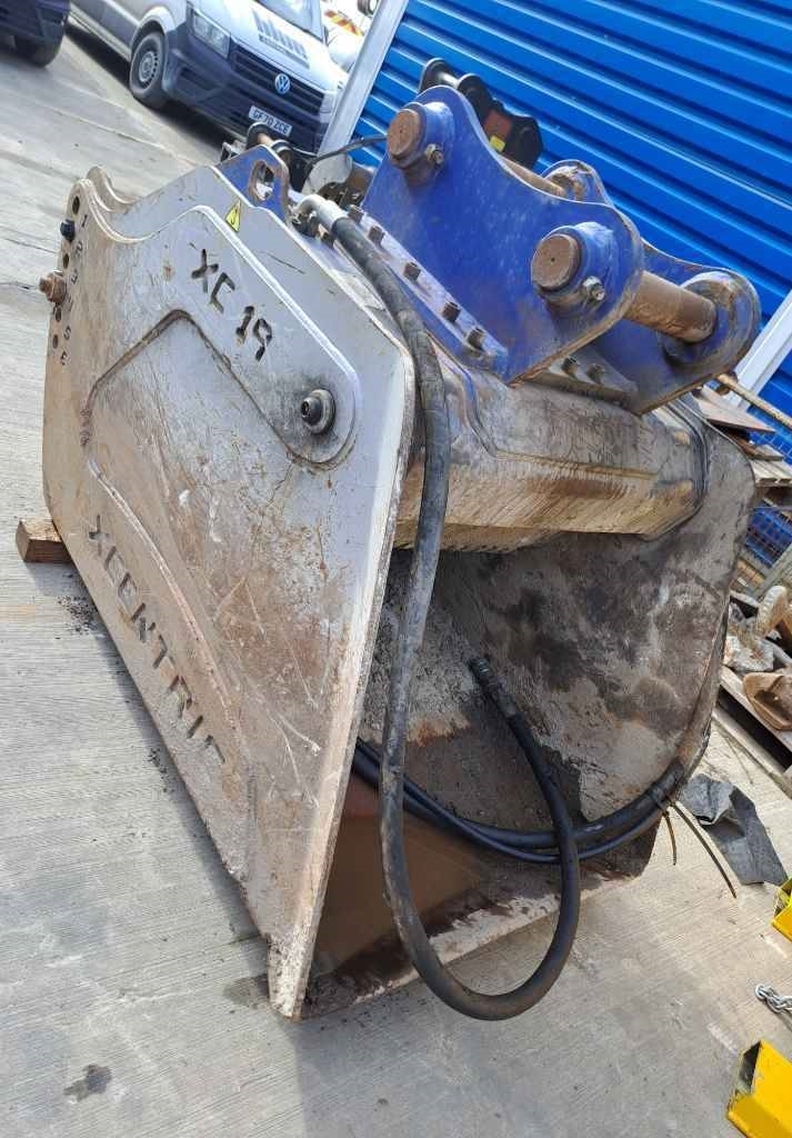 Xcentric XC19 - Crushing buckets - Construction Equipment - Blue Machinery Used