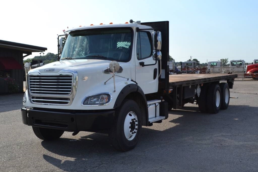 Freightliner Business Class M2 112