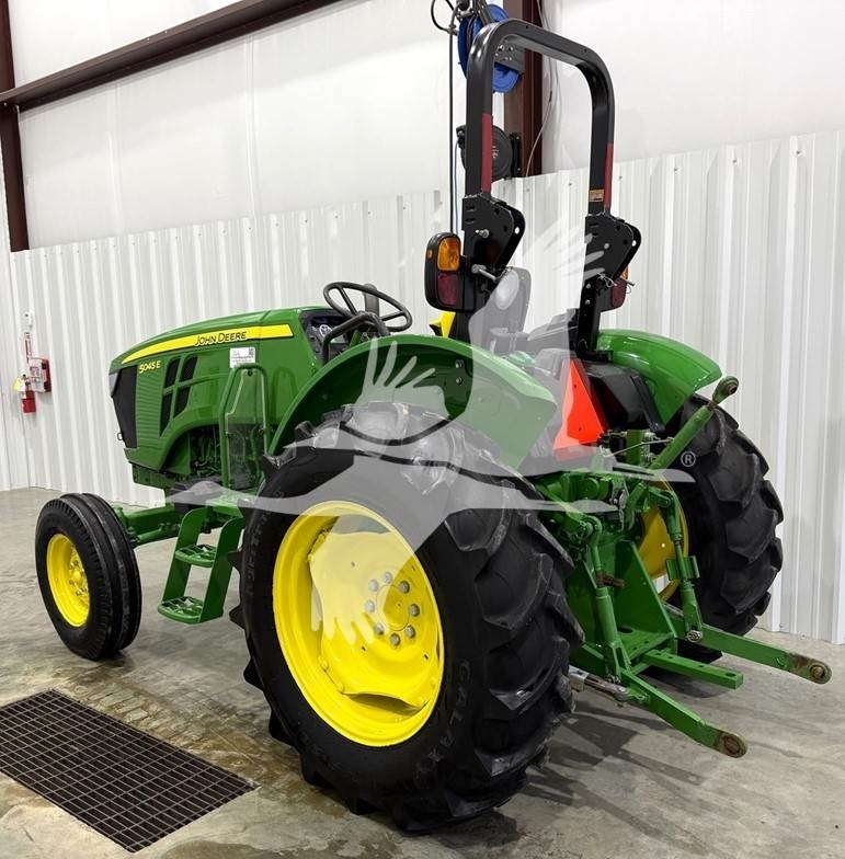 John Deere 5045E