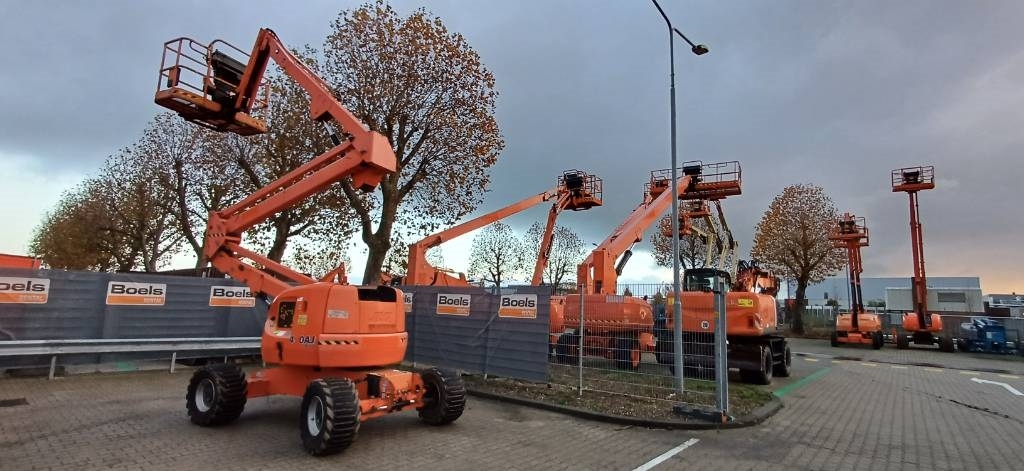 JLG 450AJ - Articulated boom lifts - Construction Equipment - Boels