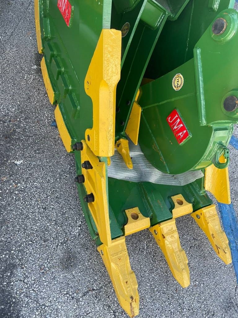 JM Attachments ExtremeHD Rock Bucket 24" for Komatsu PC220,PC230