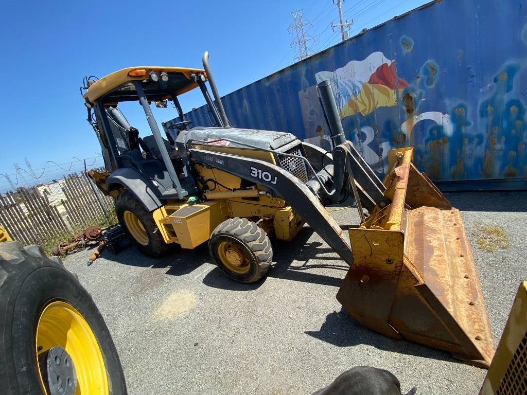 John Deere 310J
