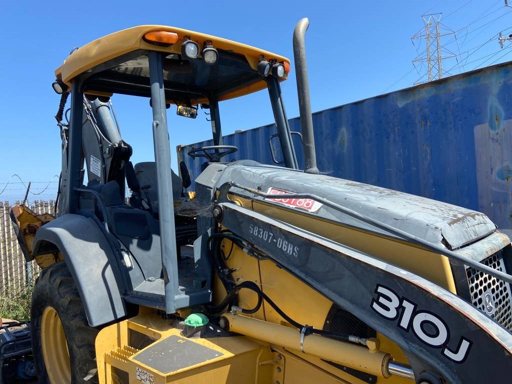 John Deere 310J