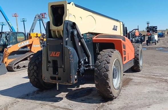 JLG 1055
