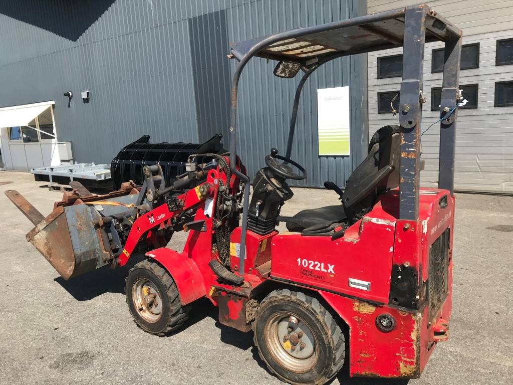 VM Loader 1022 LX - Mini Loader - Construction Equipment - Danish Agro ...