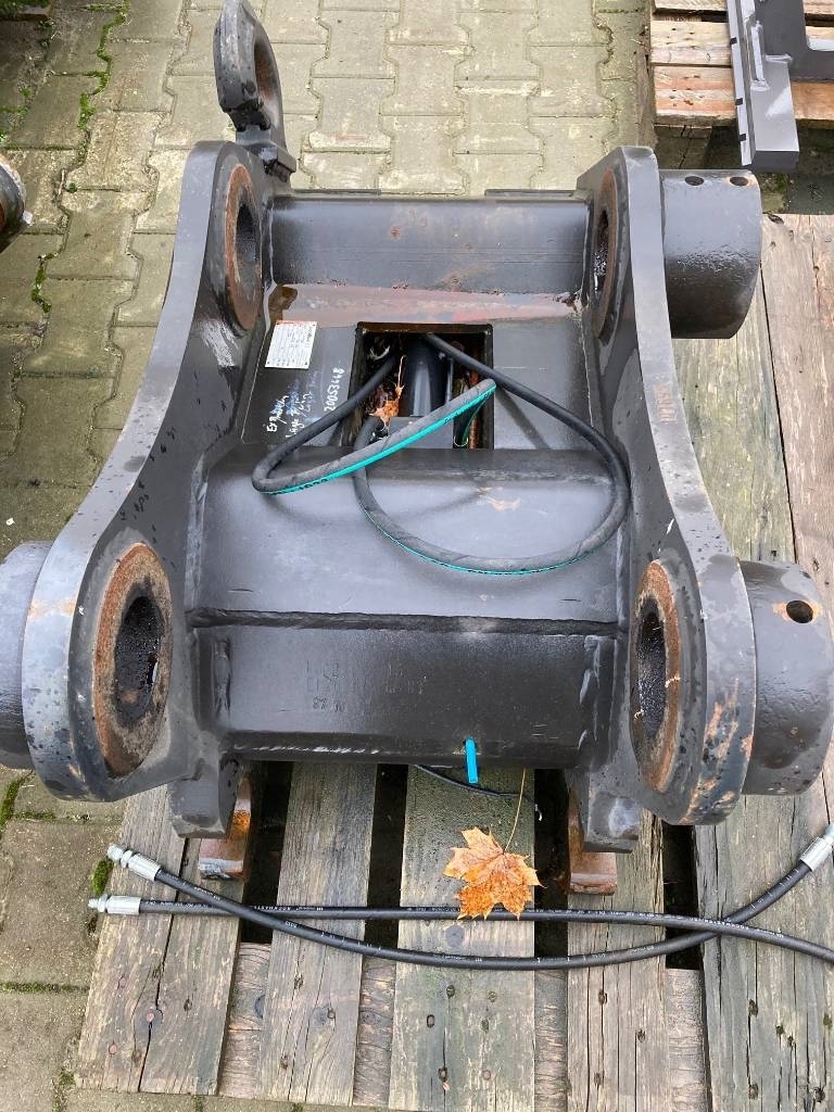 Engcon RFS2 Schnellwechsler Volvo EC250 - Quick Connectors ...