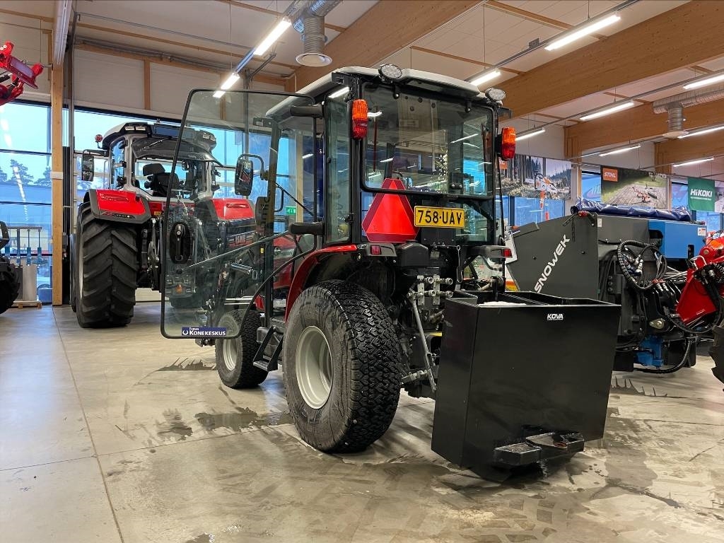 Massey Ferguson 1735M HC - Taajamatraktorit - Ympäristökoneet - Turun ...