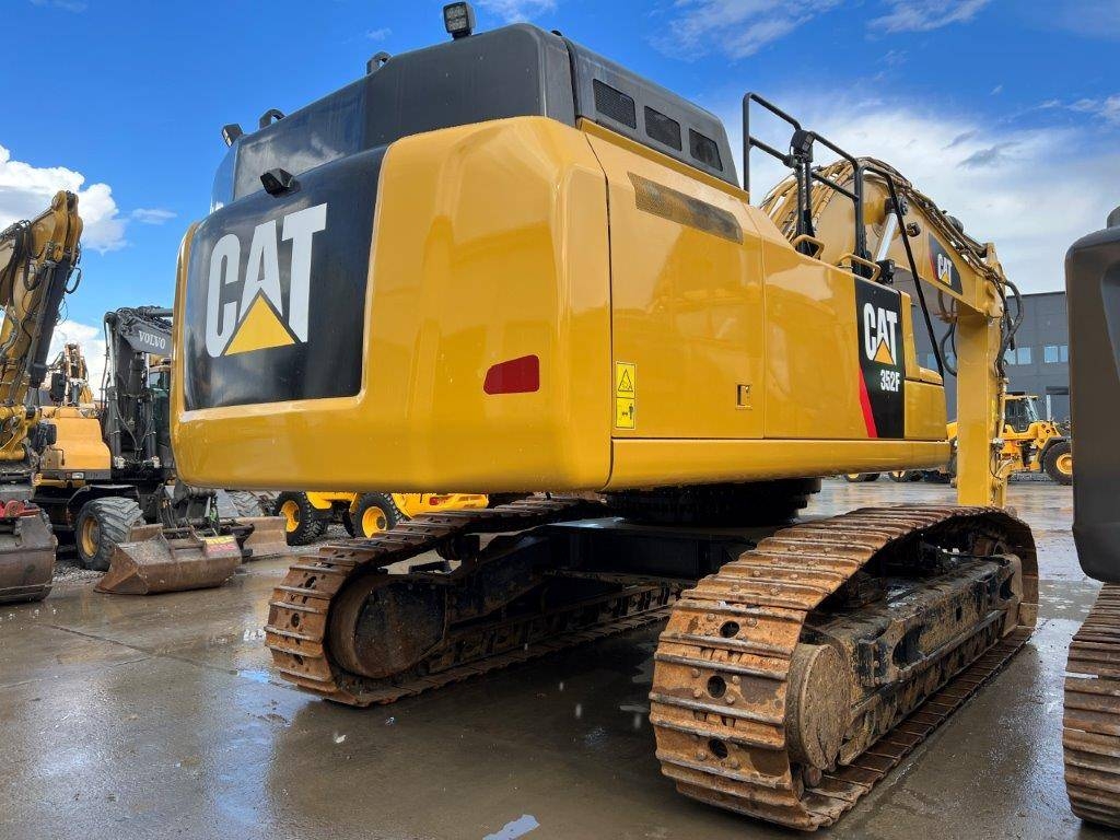 Buy Used Caterpillar 352F Crawler Excavator for sale in Stockholm ...
