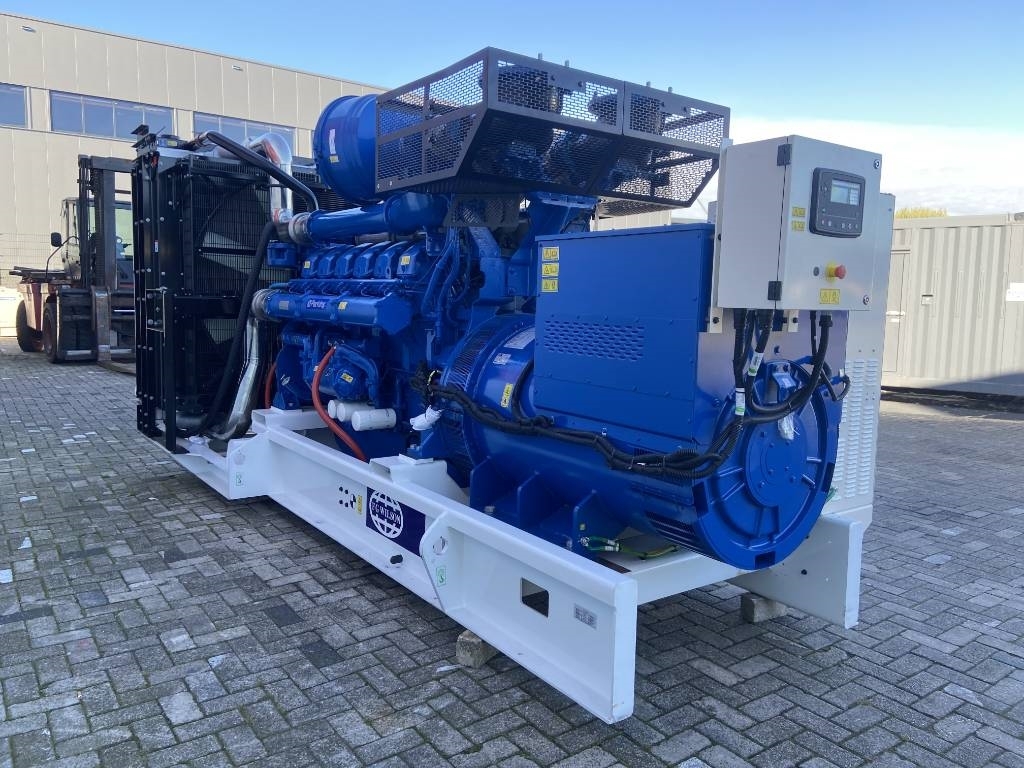 FG Wilson P1875 - Perkins - 1875 kVA - JUNE 2023 - DPX-16031 - Diesel ...