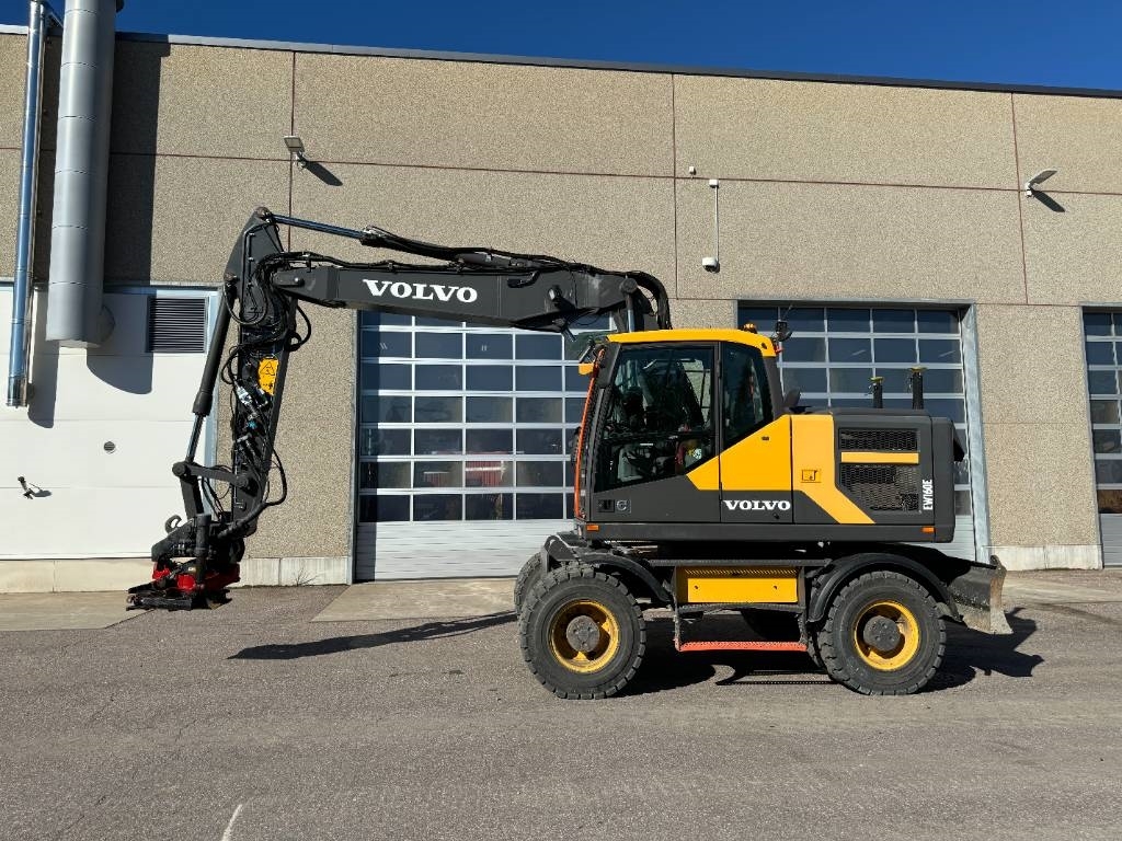 Volvo EW 160 E - Wheeled Excavators - Construction Equipment - Volvo CE ...