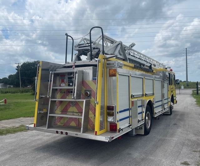 [Other] 2002 HME 1871 SLE 65 FT LADDER FIRE TRUCK