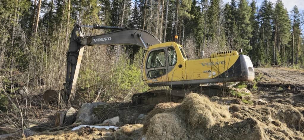 Volvo EC 240 LC | Polar Machine Trading