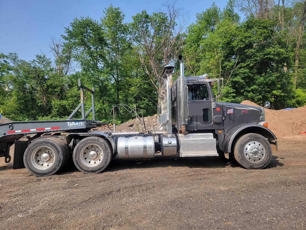 Peterbilt 365