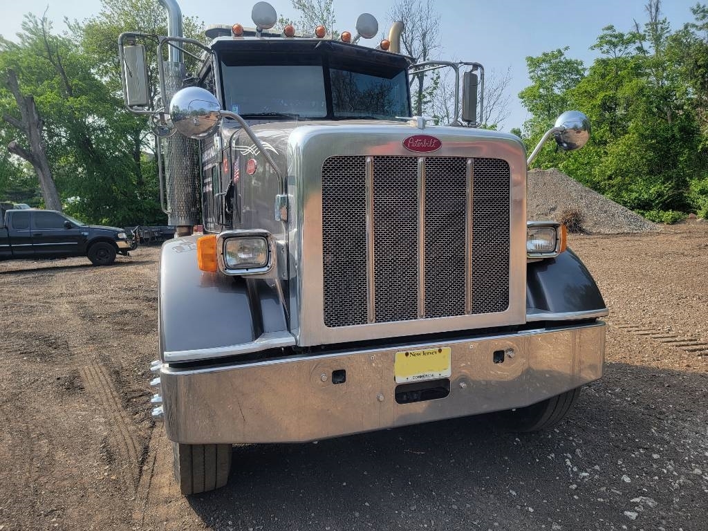 Peterbilt 365