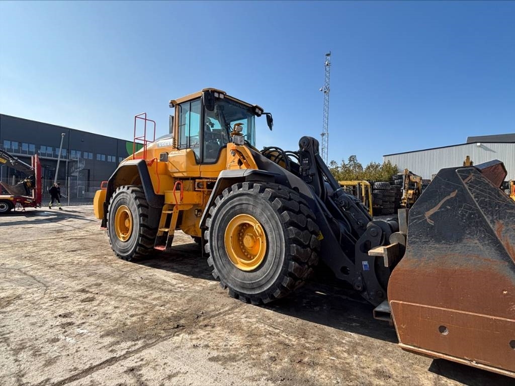 Buy Used Volvo L180H Wheel loader for sale in Stockholm, Sweden · PAN ...
