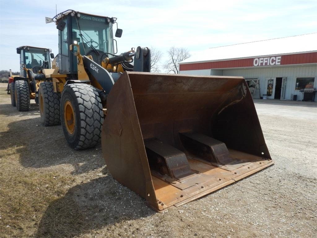 John Deere 624K