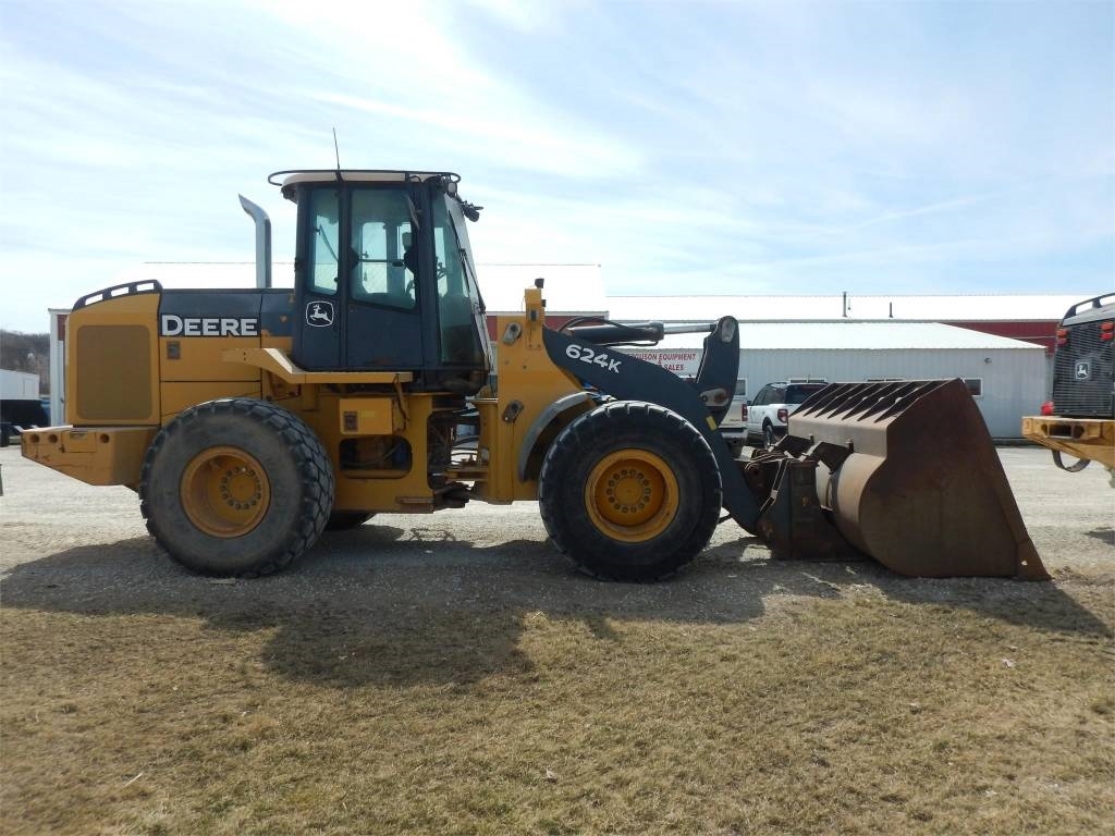 John Deere 624K
