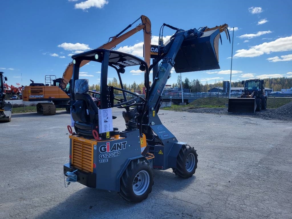 GiANT G 1200 - Multi purpose loaders - Agriculture - Construction ...