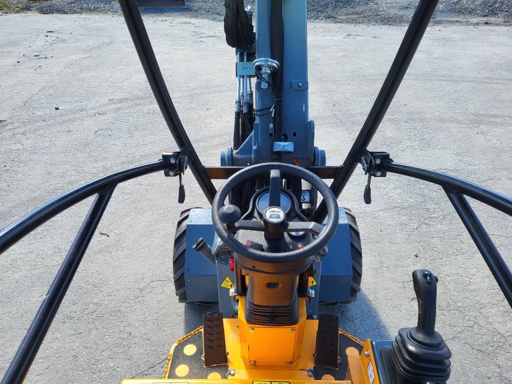 GiANT G 1200 - Multi purpose loaders - Agriculture - Construction ...