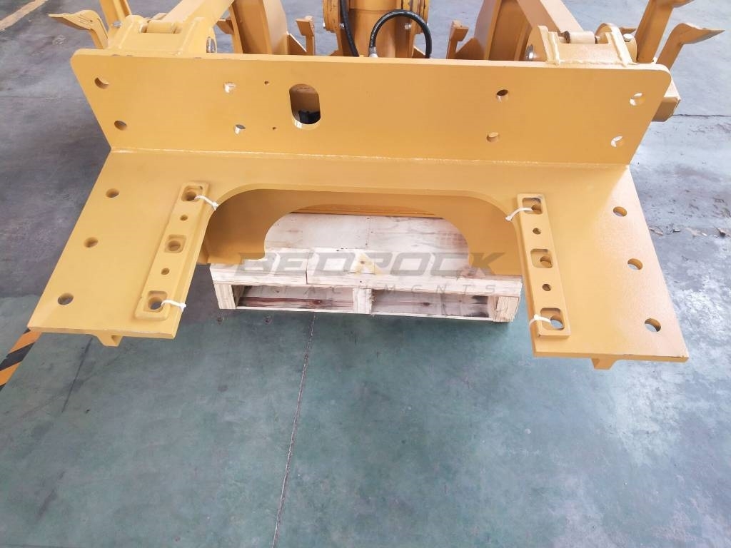 Bedrock RIPPER FITS CAT 140GC MOTOR GRADER