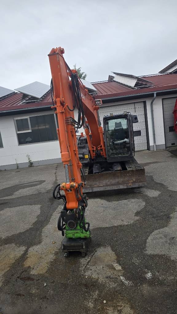 Hitachi ZX 135 US-3 - Tracked / Mini excavators - Products - Wacker Neuson