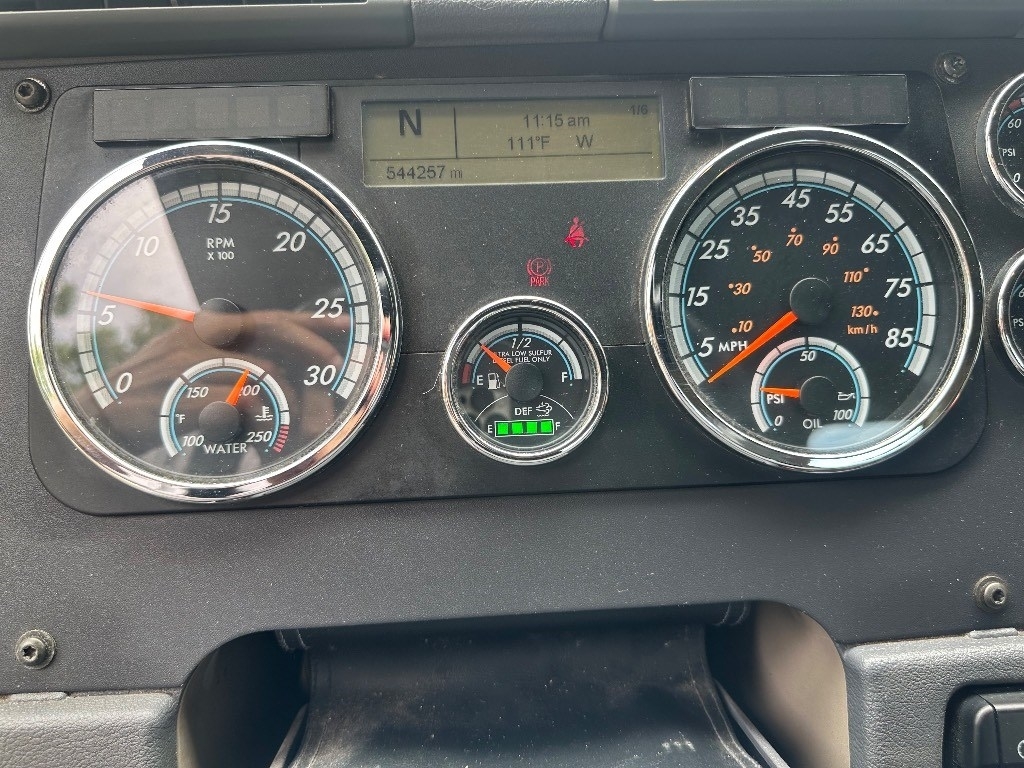 Freightliner CA125DC