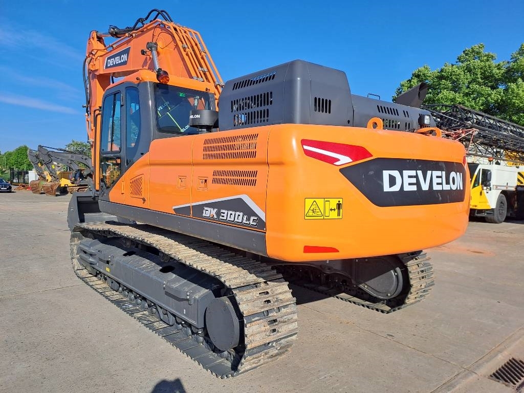 Develon DX 300 LC-7M (UNUSED, more pieces available) - Crawler ...