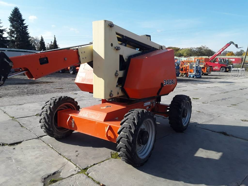 JLG 340AJ - Articulated boom lifts - Construction Equipment - Boels