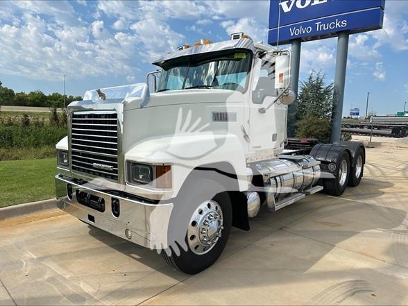 Mack PINNACLE 64T