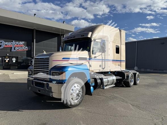 Mack PINNACLE 64T