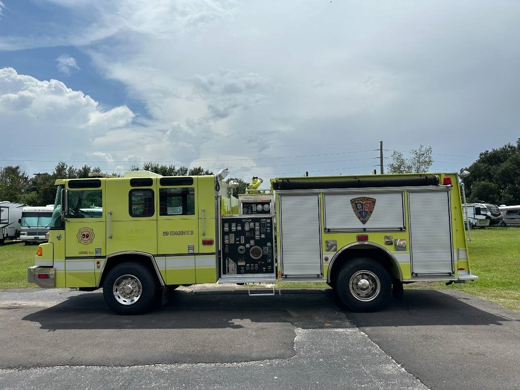 [Other] 2000 PIERCE QUANTUM FIRE TRUCK