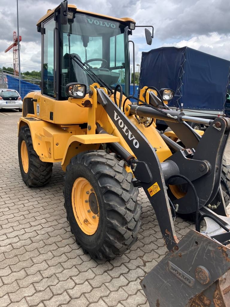 Volvo L 30