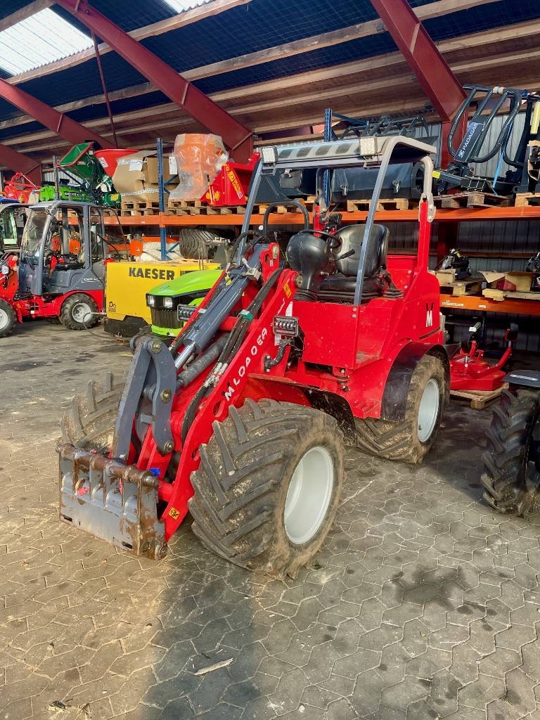 VM Loader 1040 LX - Mini Loader - Construction Equipment - Danish Agro ...