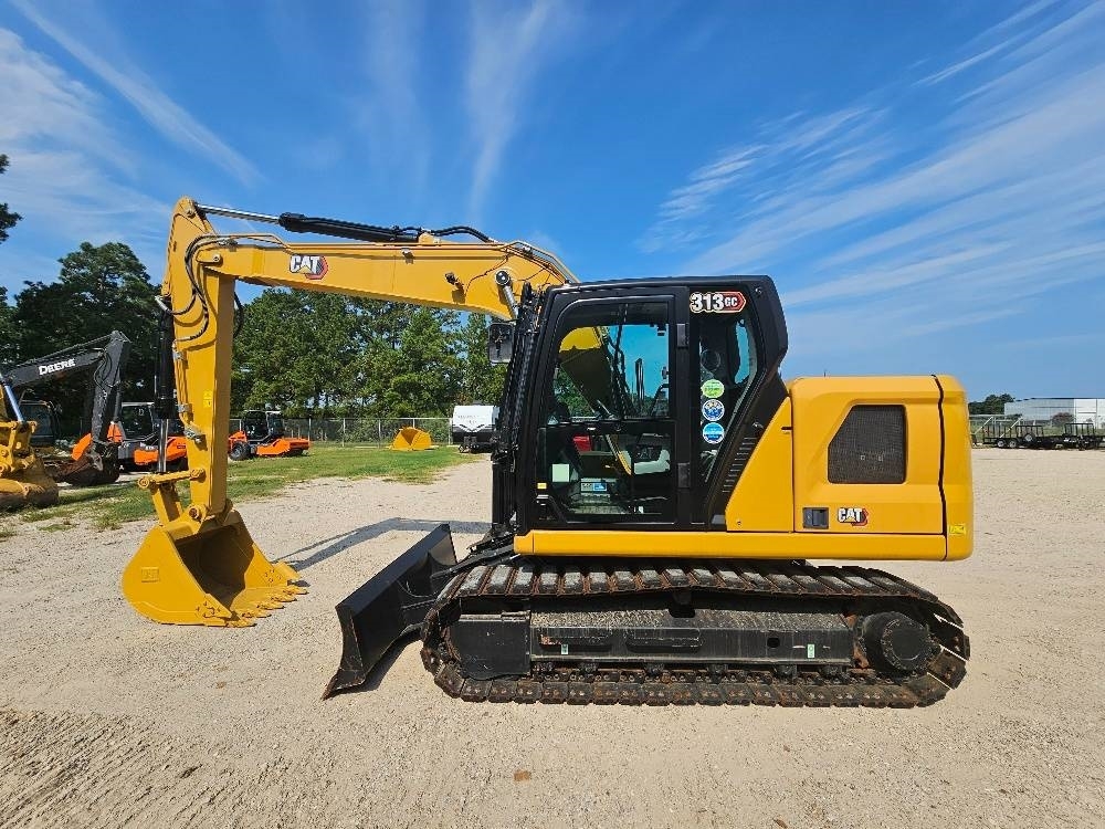 CAT 313GC - Crawler Excavators - Construction Equipment - Tierra Equipment