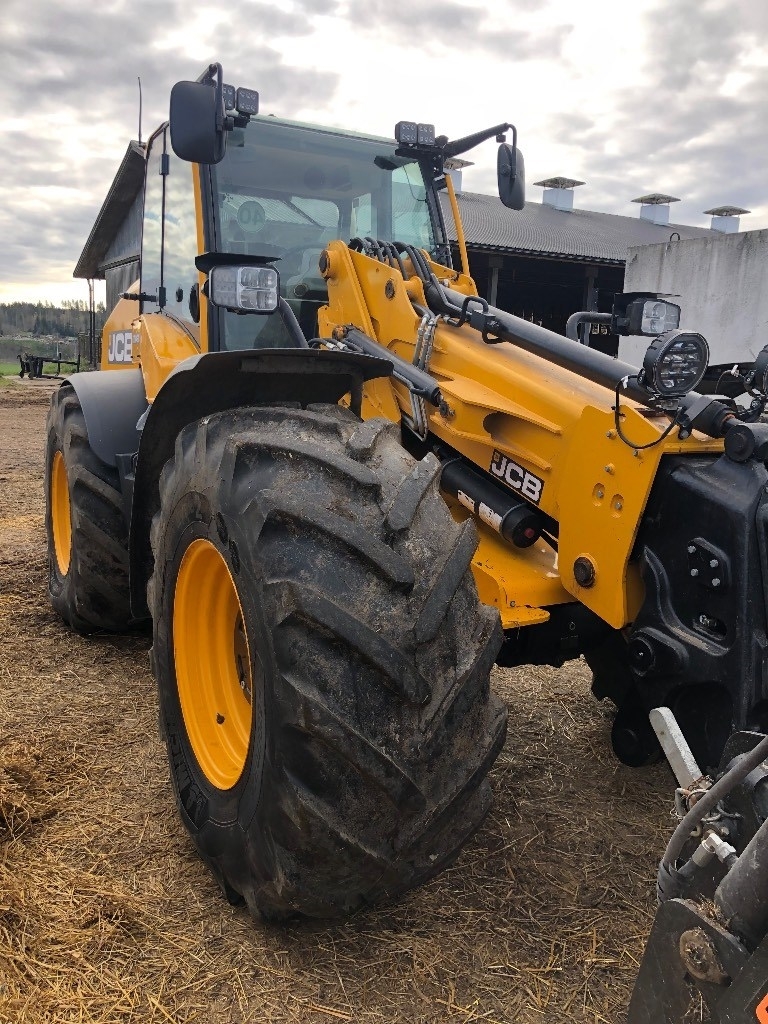 JCB TM 420 S - Maatalouskurottajat - Maatalous - NHK Keskus