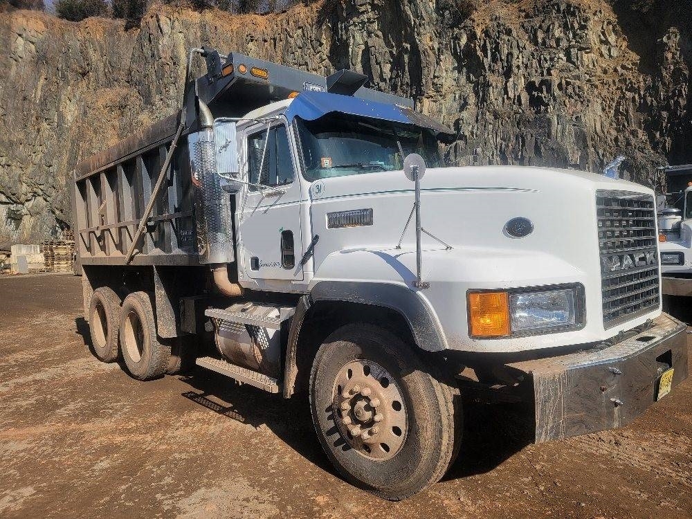 Mack CL 713