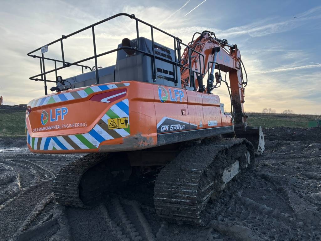 Develon DX 530 LC-7 K - Crawler excavators - Construction Equipment ...