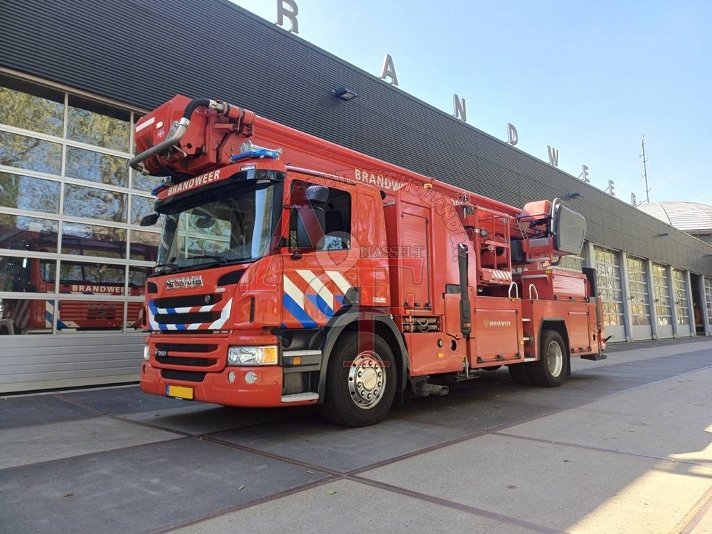Scania P 360 Brandweer, Firetruck, Feuerwehr - Hoogwerker - Fire trucks ...
