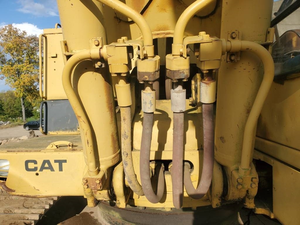 CAT 225 LC