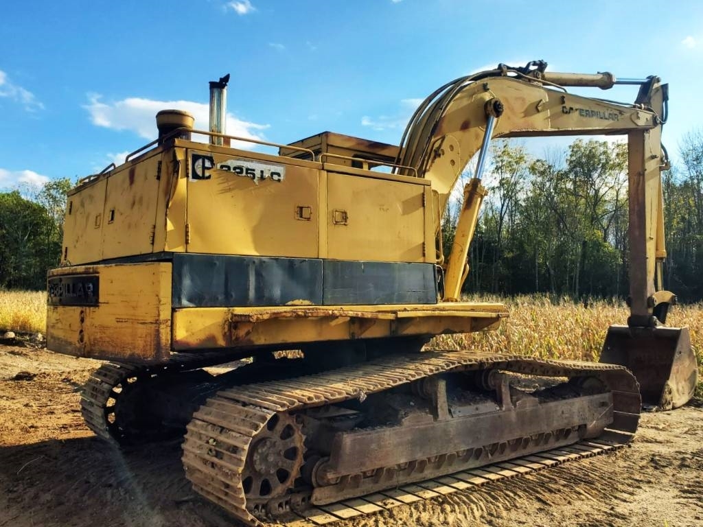 Caterpillar 225 LC