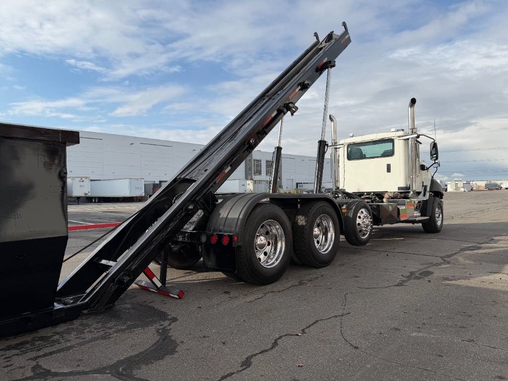 CAT CT 660