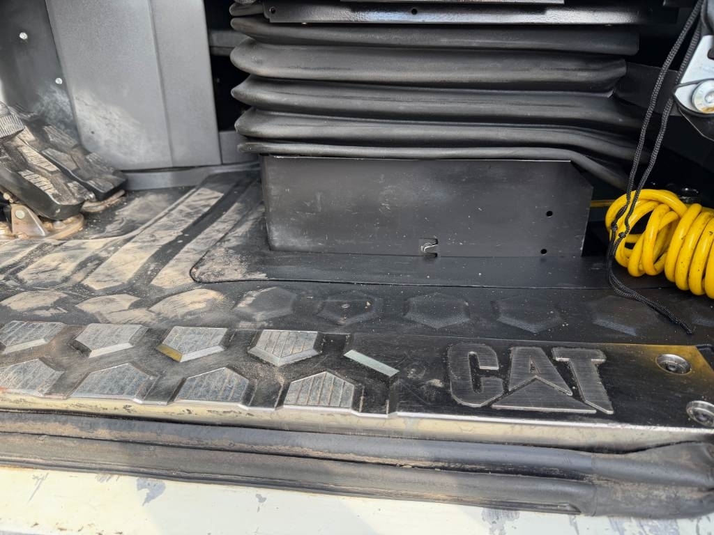 CAT CT 660