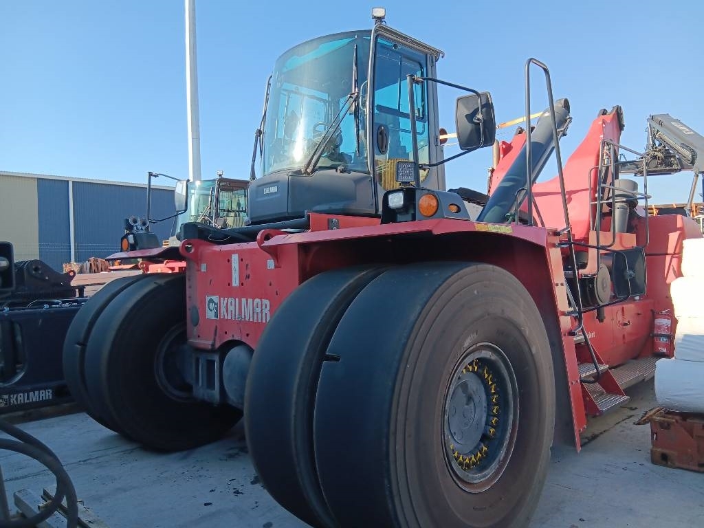 Kalmar DRG450-65S5E_UM - Reachstackers - Material Handling - Kalmar Used Machines