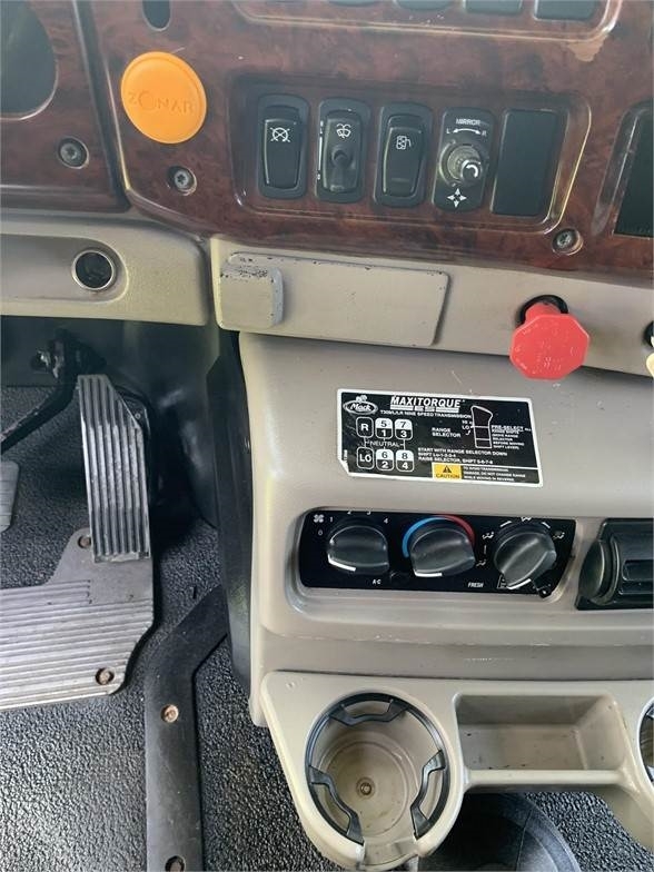Mack VISION CXN613
