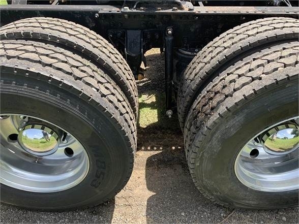 Mack VISION CXN613