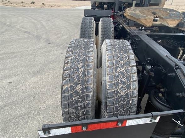 Mack VISION CXN613