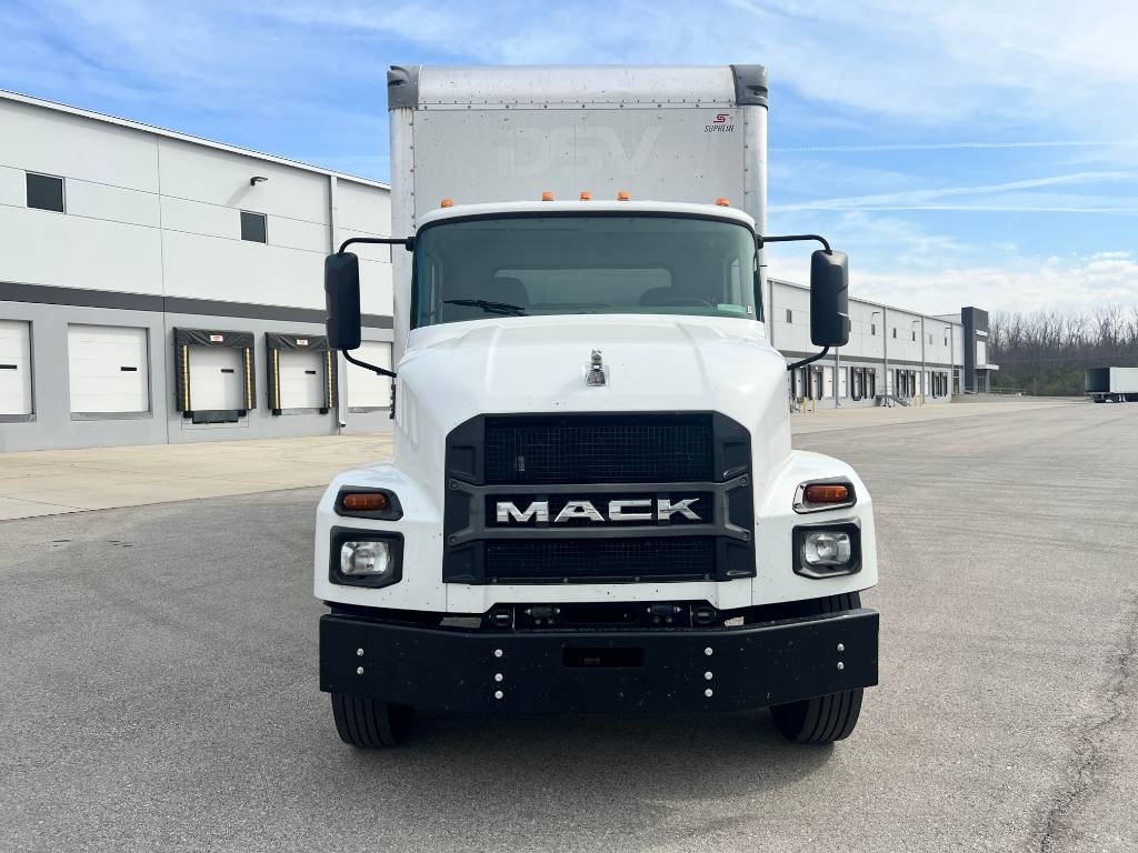 Mack MD 6
