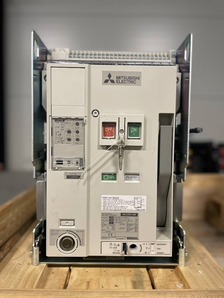 Mitsubishi Circuit breaker 1250A - AE1250-SW 3P - DPX-12648 - Bouw ...