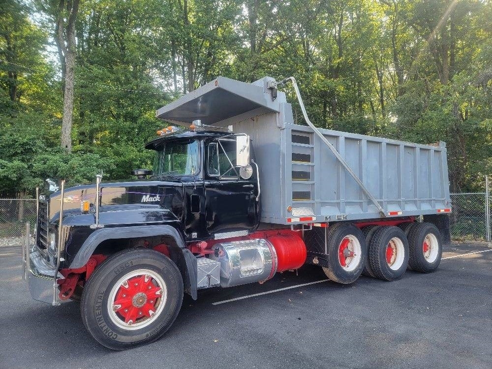 Mack RD688S